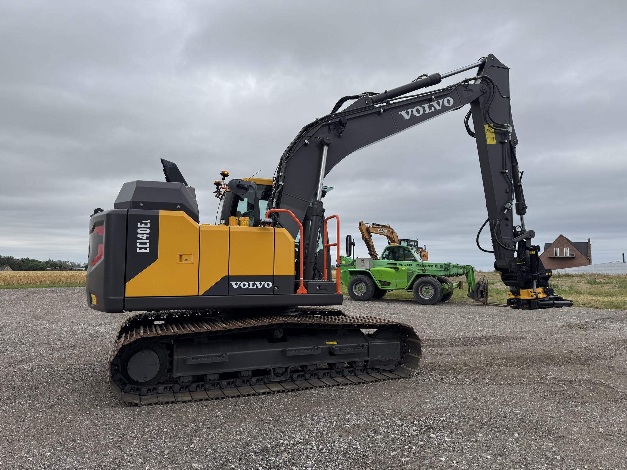 Volvo EC140 E med engcon tiltrotator - SG Maskiner